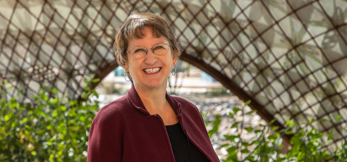 Associate Professor Laura Hollengreen Wins Taubeneck Superior Teaching ...